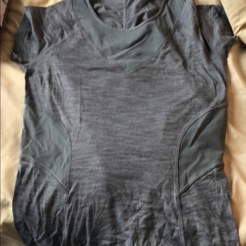 Lululemon Gray Ventilation Mesh T Shirt - Gem